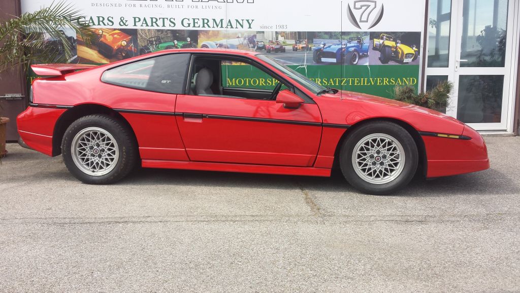Pontiac Fiero Fastback